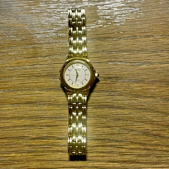 Seiko | Accessories | Vintage Ladies Seiko Gold Tone Watch | Poshmark